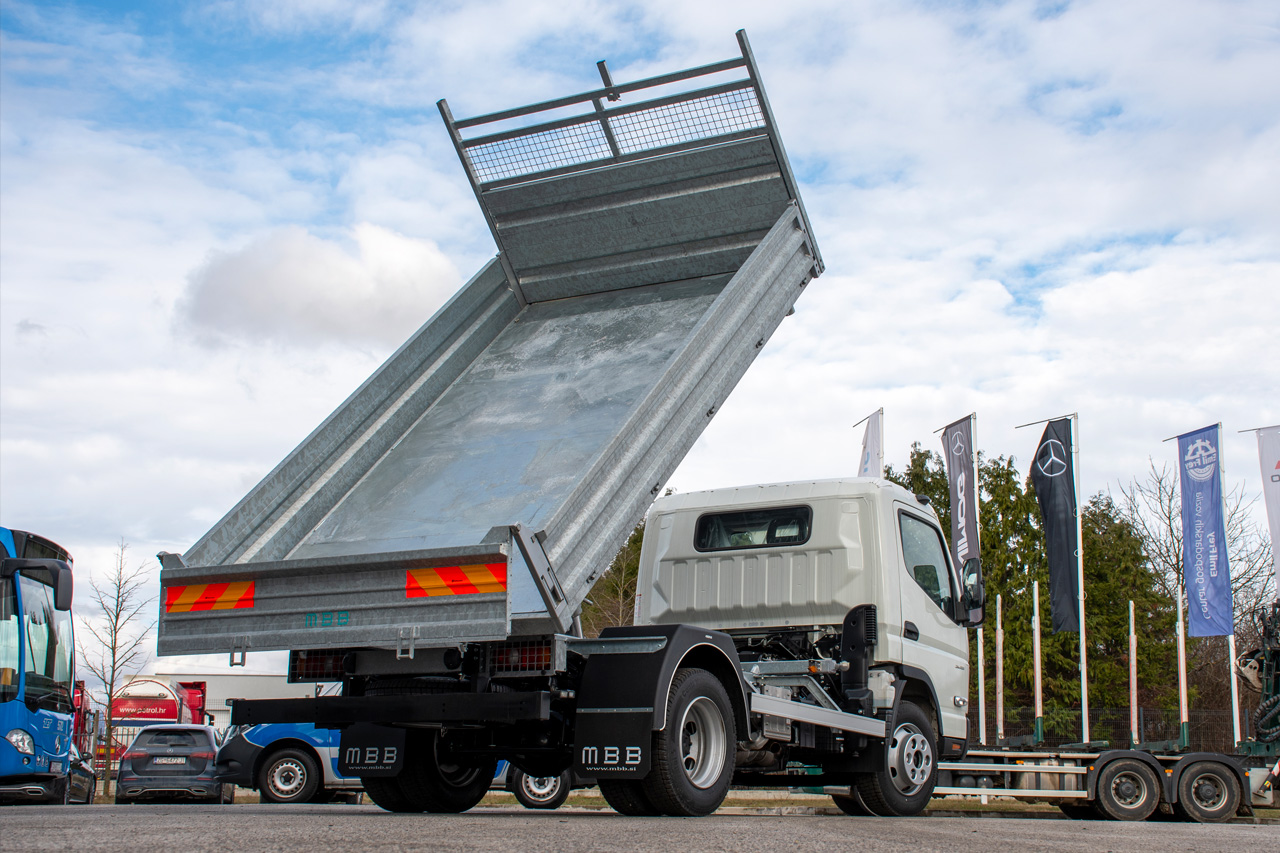 FUSO Canter 7C18 s trostranom kiper nadogradnjom - Dostupan odmah!